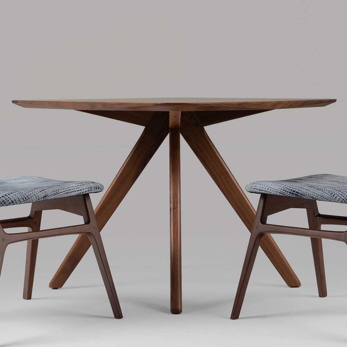 Thesis Soft Square Table – Gordon Russell